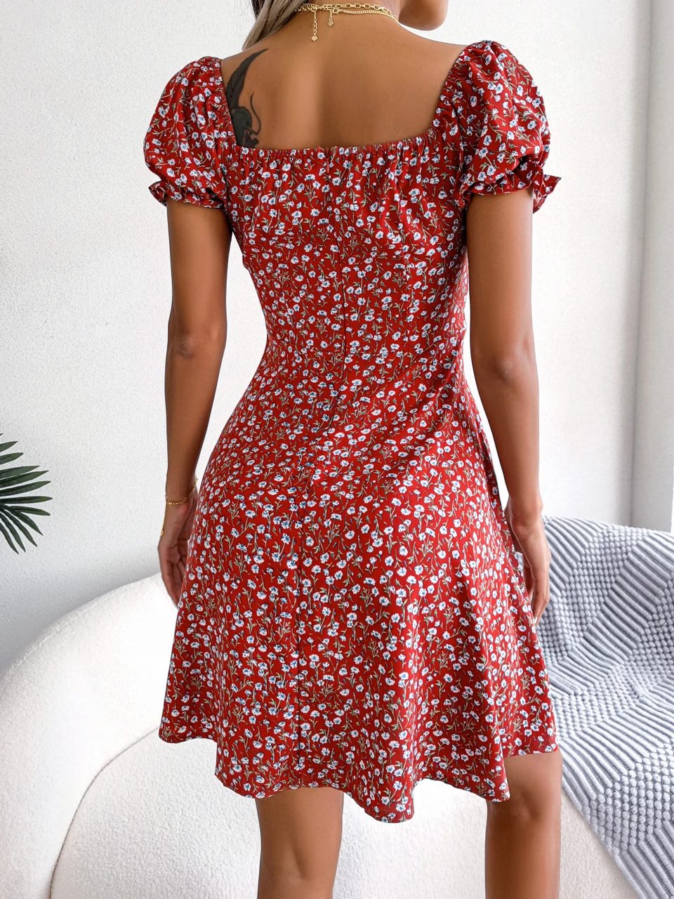 Robe fleurie à manches courtes bouffantes • Robe chic